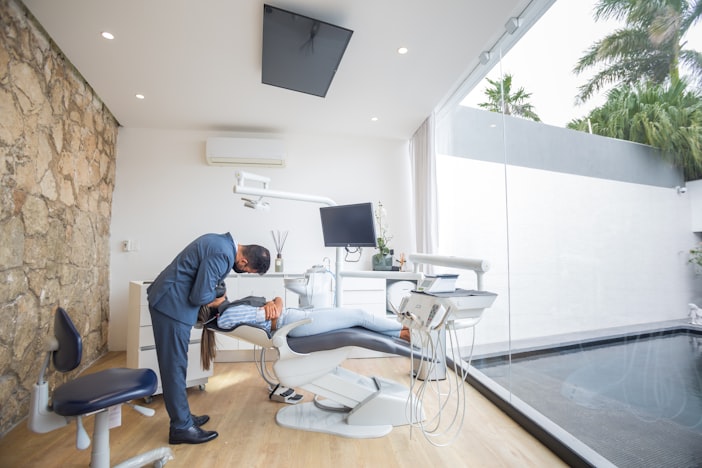 Immediate Dentures After Extraction: Same-Day Teeth, Costs, and What to ...